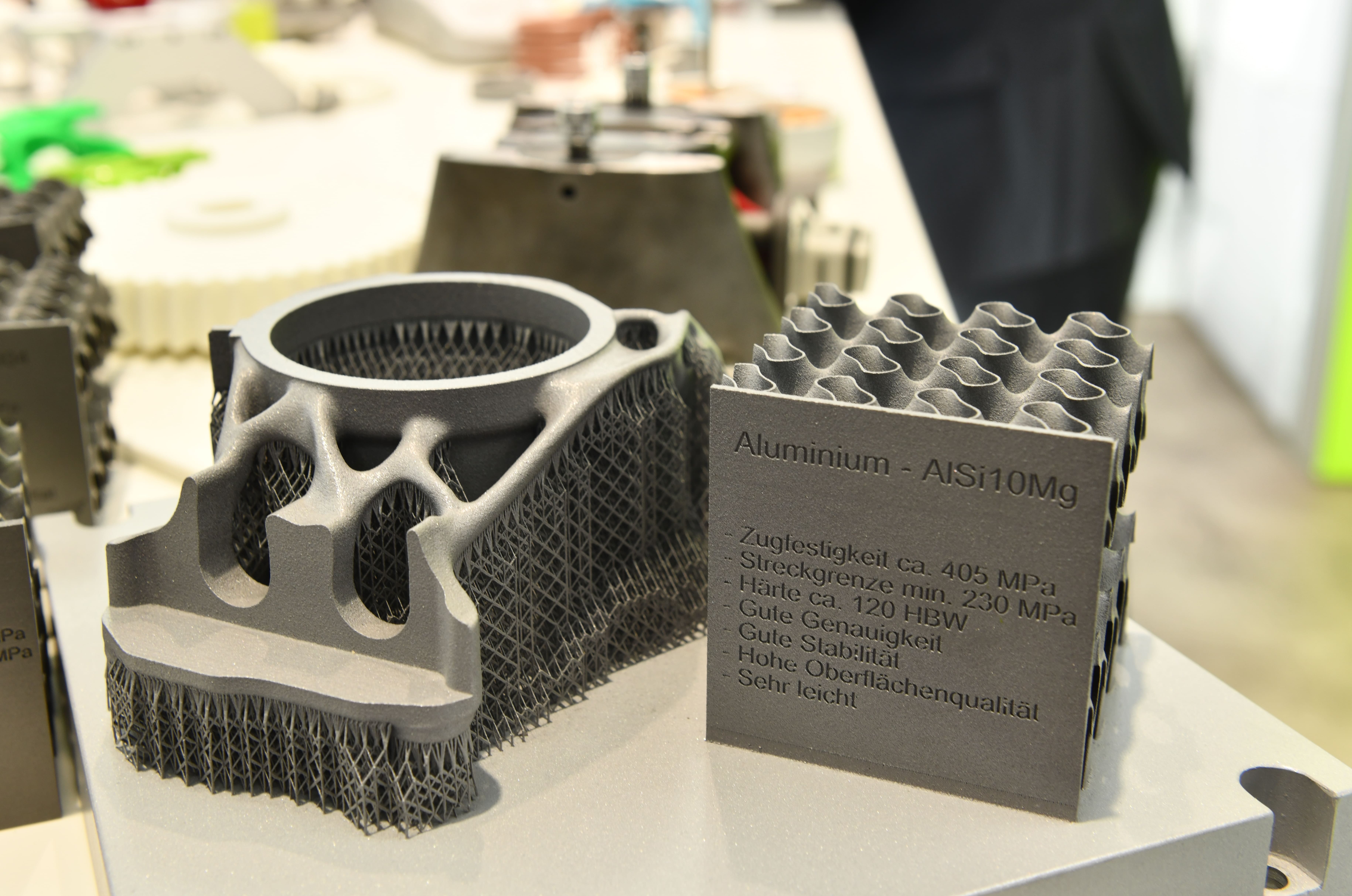 Online-based topology optimization in 3D printing